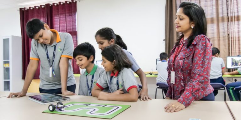 How Game-Based Learning in Classrooms Drives 21st Century Skills - STEMpedia Blog